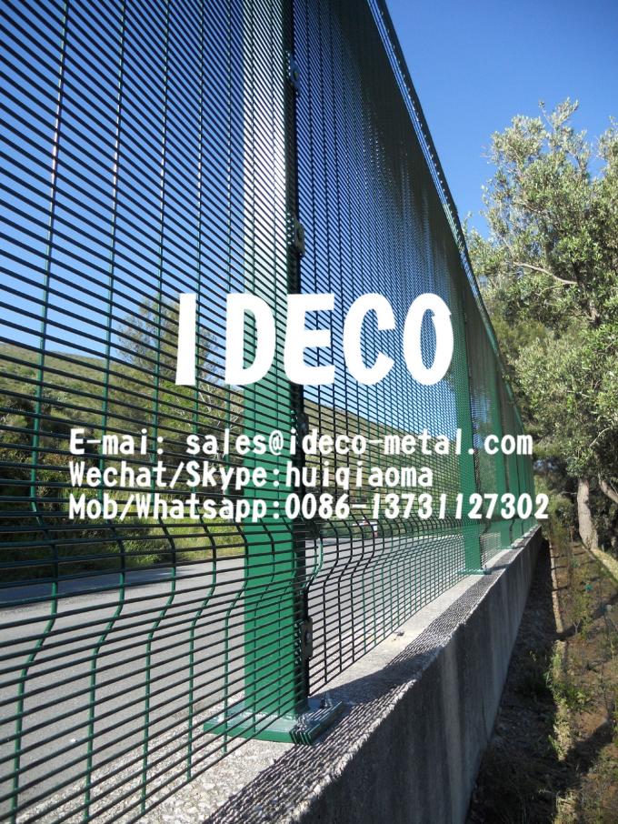 Anti-Climb 358 Hi-SAC Fence, High Security 358 Weldmesh Fencing with V ...